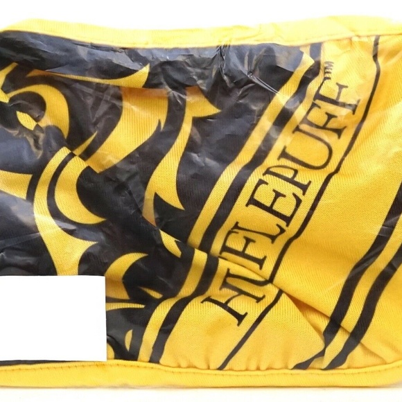 Universal | Accessories | Universal Harry Potter Hufflepuff Face Mask ...